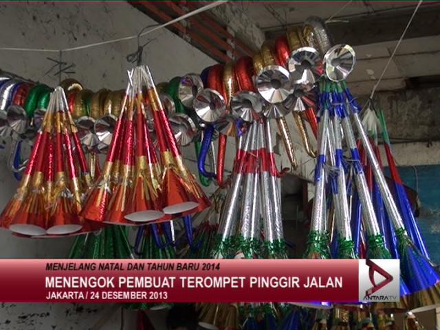 Menengok Pembuat Terompet Pinggir Jalan - ANTARA News