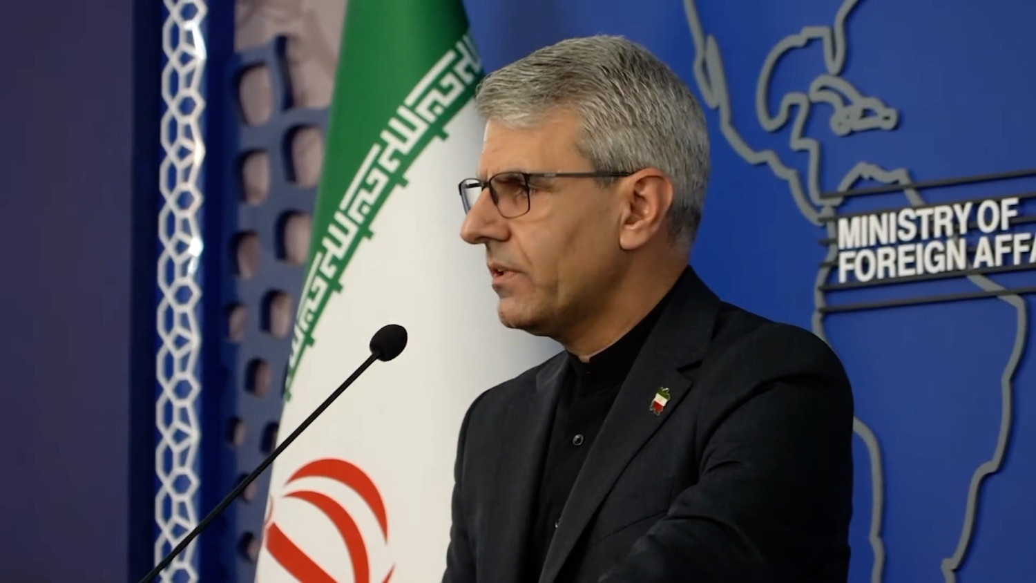 Iran tak mau rundingkan program rudal meski AS izinkan ekspor minyak ...